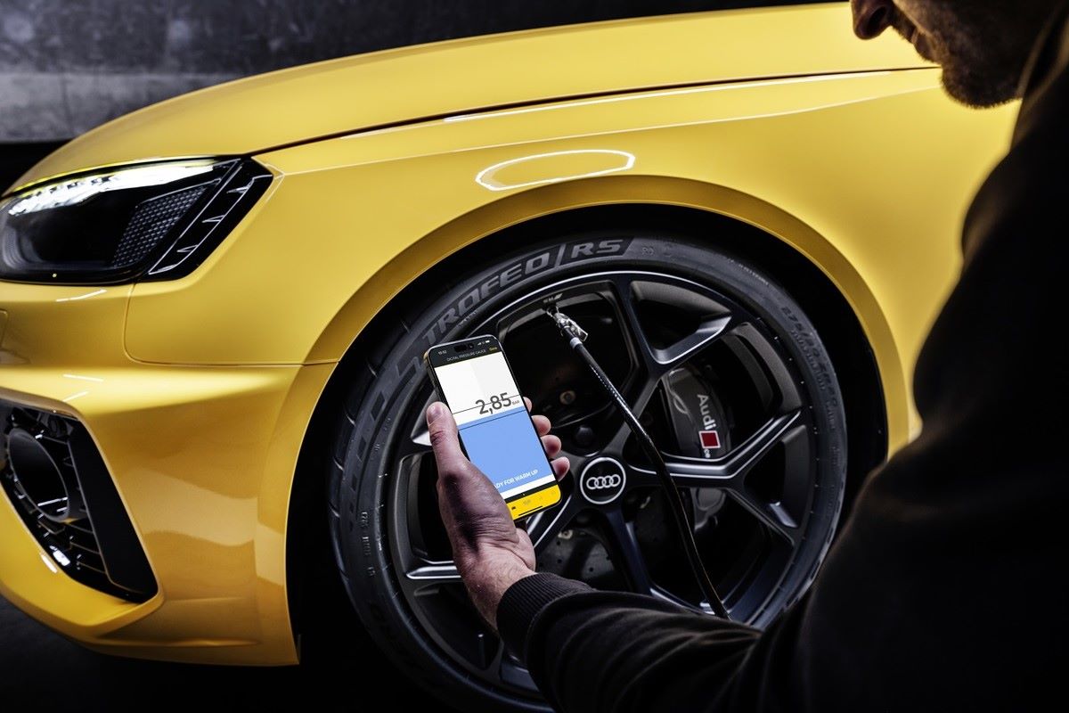 Sensor-Equipped Tyres for Audi RS 4 Avant Edition 25 Years - Our Man ...