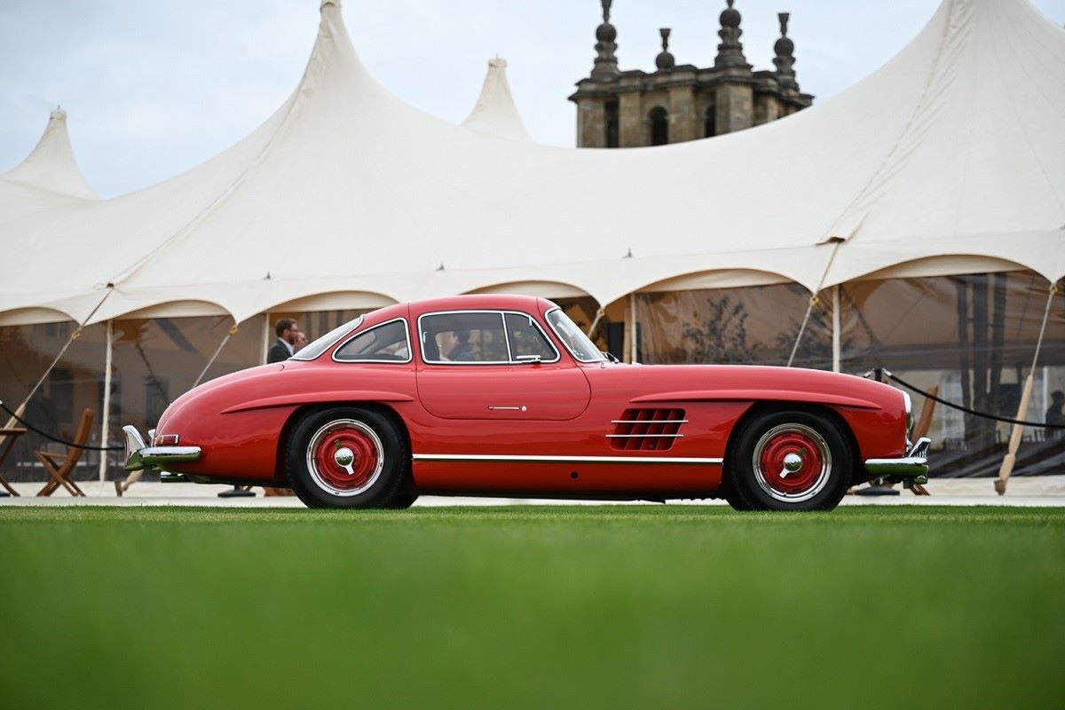 The World’s Strangest Collections - Our Man Behind The Wheel